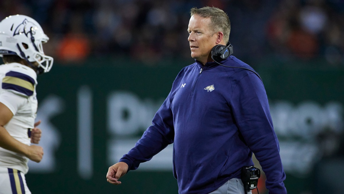 Montana State's Brent Vigen Wins 2024 Eddie Robinson Award - HERO Sports